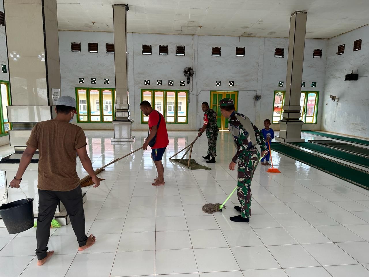 Sambut Bulan Suci Ramadhan 1445 H, Koramil 1509/02 Obi Gotong Royong ... Sambut Bulan Suci Ramadhan 1445 H, Koramil 1509/02 Obi Gotong Royong ...
